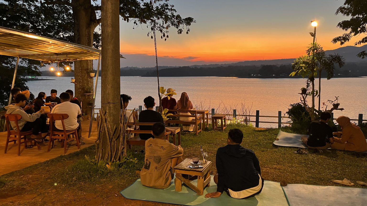 Tempat Sunset Viral di Waduk Gembong Pati - Lintas Kudus